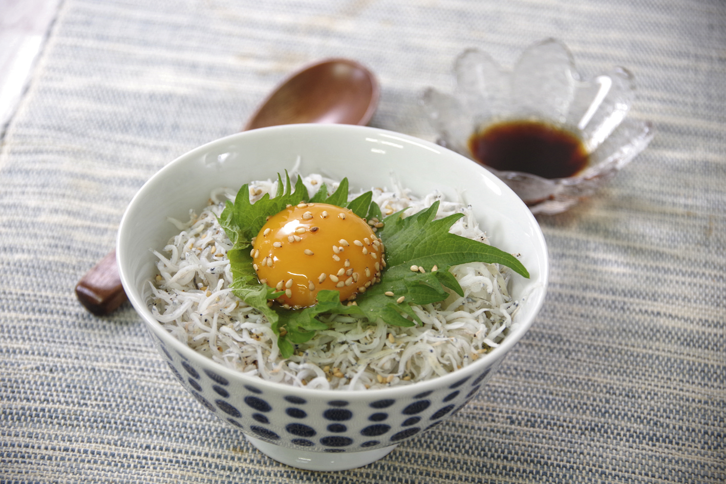 ごま油香るしらす丼 | クッキングレシピ | よつ葉生協